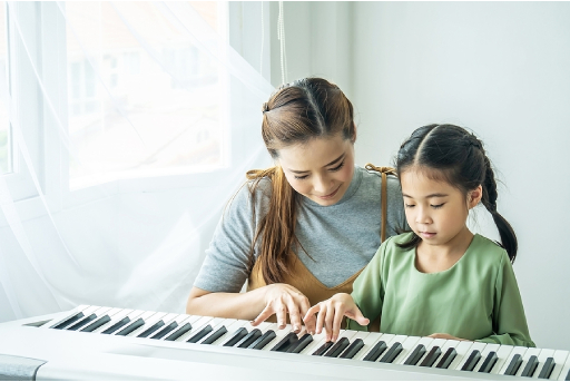 5 Beginner-Friendly Songs Everyone Should Learn On The Piano 5 Beginner-Friendly Songs Everyone Should Learn On The Piano